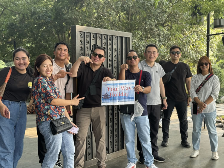 Tonglu Essence Day Tour with Yaolin Wonderland | Short trips from Hangzhou